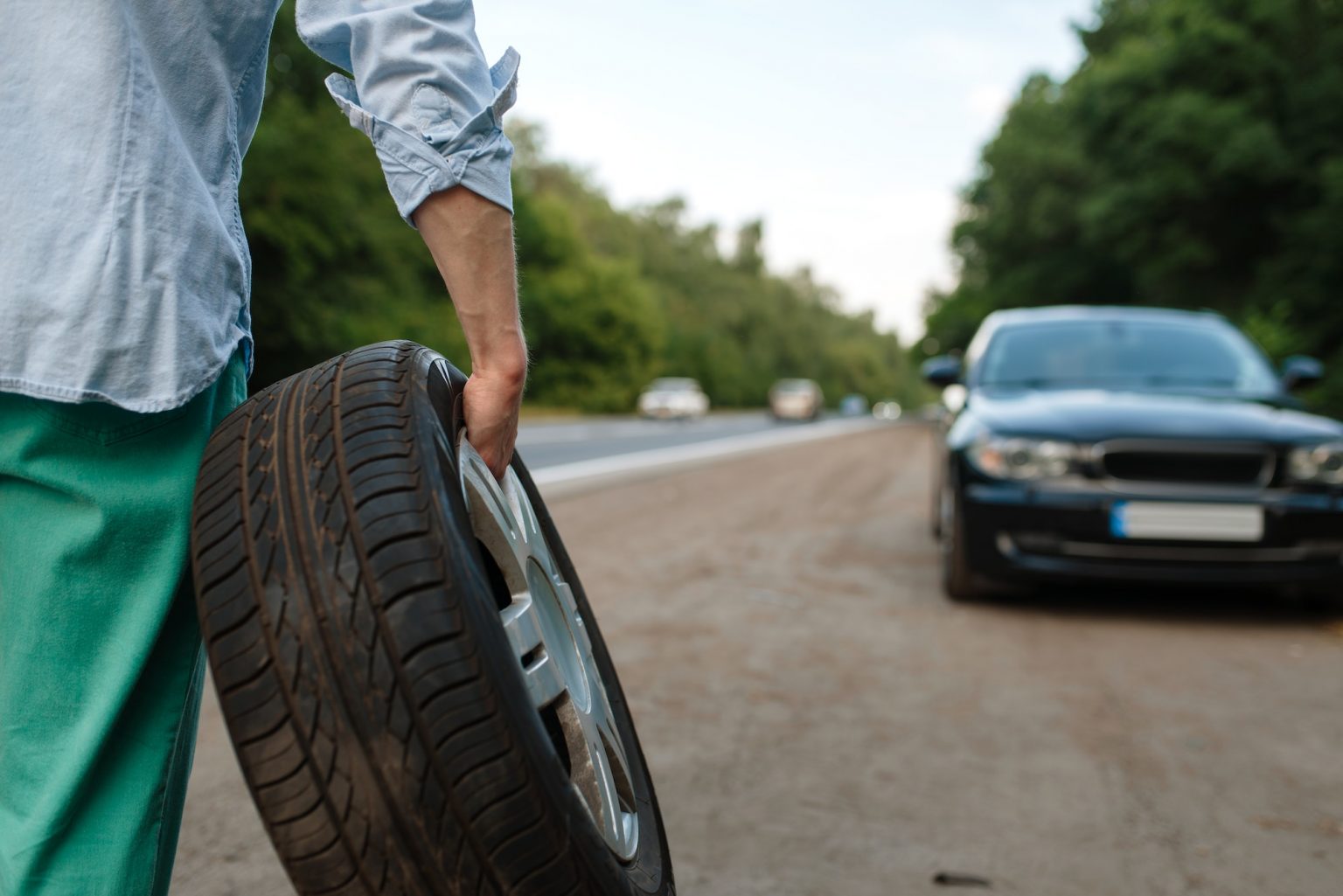 Coche vibra al frenar a alta velocidad: posibles causas y soluciones